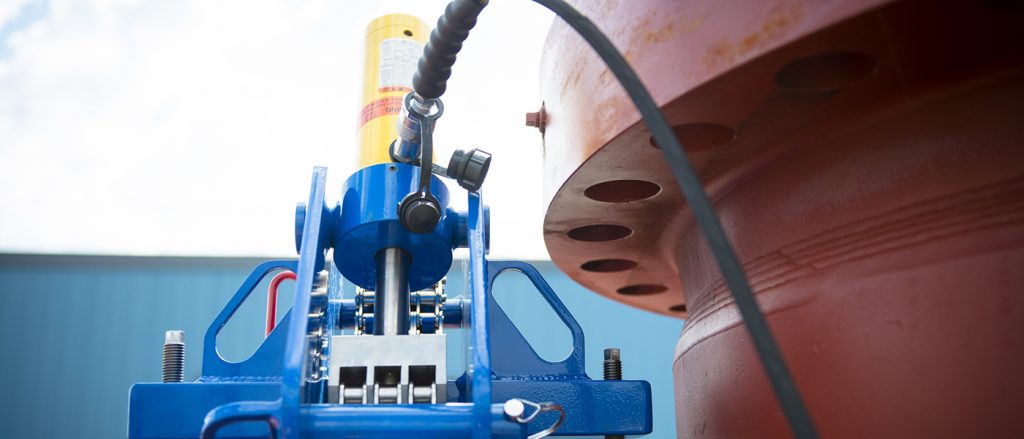 hydraulic python chain clamp - Worldwide Machining & Welding, Inc.