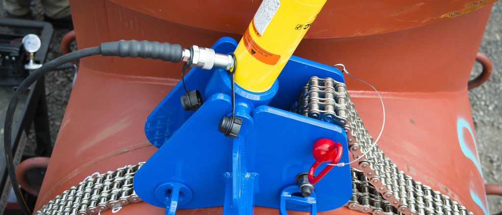 hydraulic python chain clamp - Worldwide Machining & Welding, Inc.