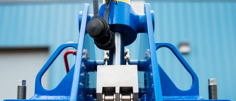 hydraulic python chain clamp - Worldwide Machining & Welding, Inc.